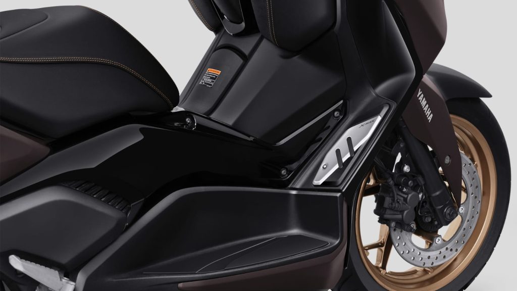 Yamaha Luncurkan Varian XMAX Tech MAX